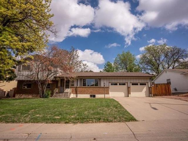 74 Villa Dr, Pueblo, CO 81003