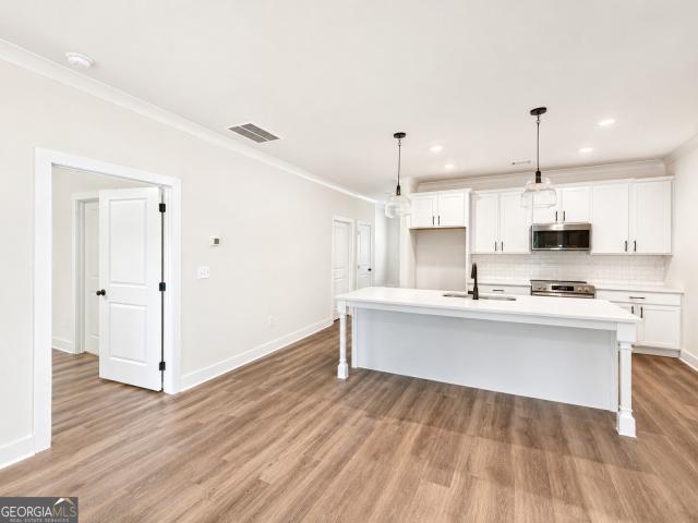 74 Village Court 11