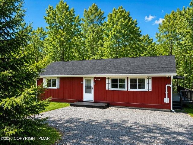 74 Blairwood Ln, Albrightsville, PA 18210