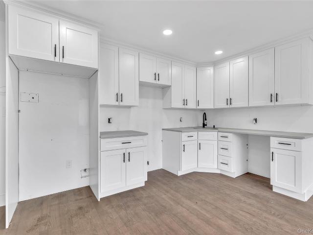 74 Broadway 4C