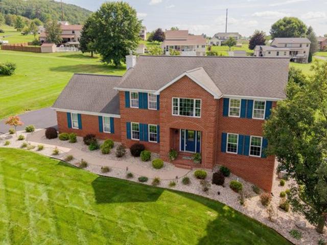74 Brentwood Cir, Bloomsburg, PA 17815