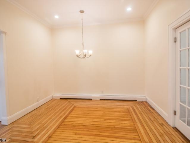 74 Burnett Ave # 1