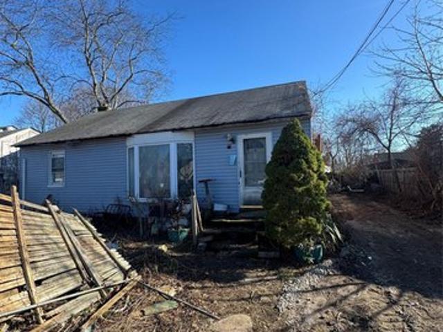 74 Davidson St, Wyandanch, NY 11798