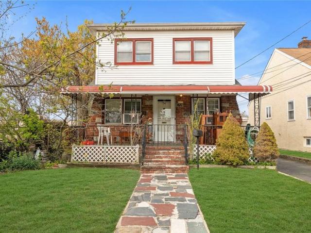 74 Davis St, East Rockaway, NY 11518