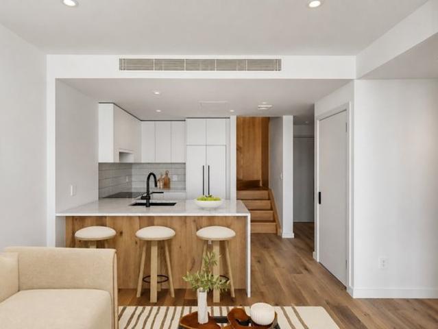 74 Diamond St Unit 3B, Brooklyn, NY 11222