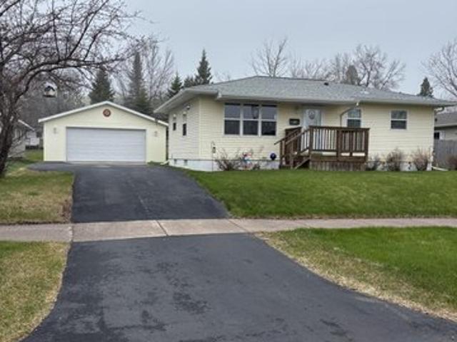 74 Edison Blvd, Silver Bay, MN 55614
