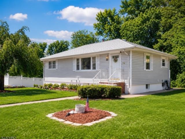 74 Farmingdale Rd