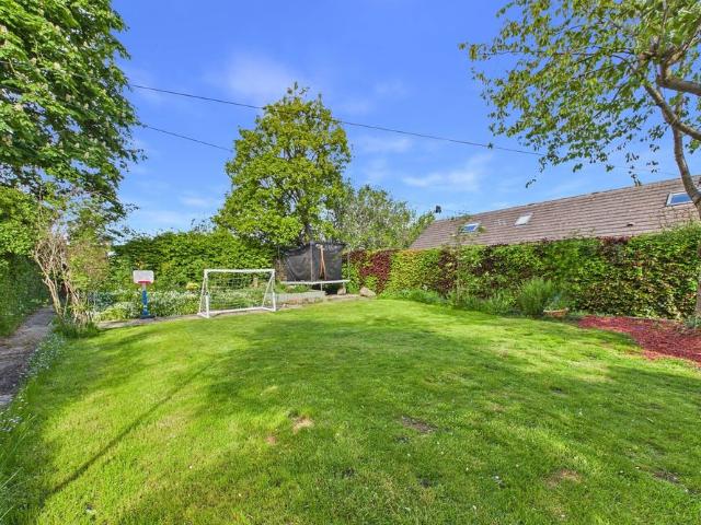 74 Furniss Avenue, S17