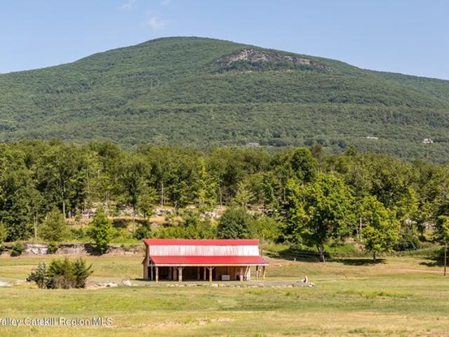 74 Goat Hill Rd, Saugerties, NY 12477