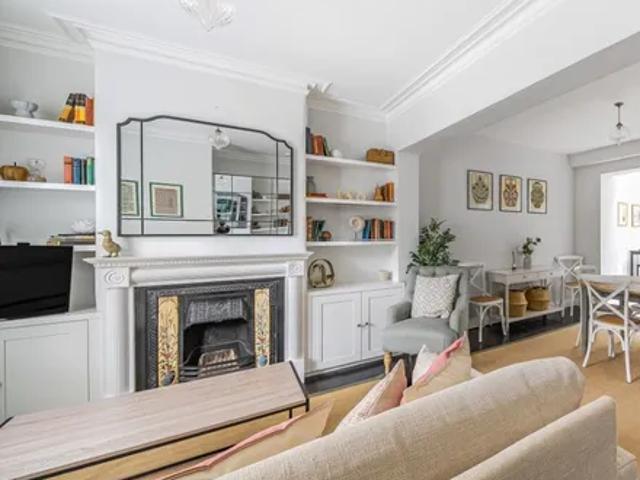 74 Grayshott Road, London, SW11 5UE, United Kingdom | 3 bed house for rent #166398835 | Rentberry