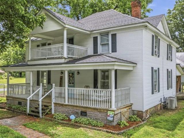 74 Hammond St, Valley Head, AL 35989