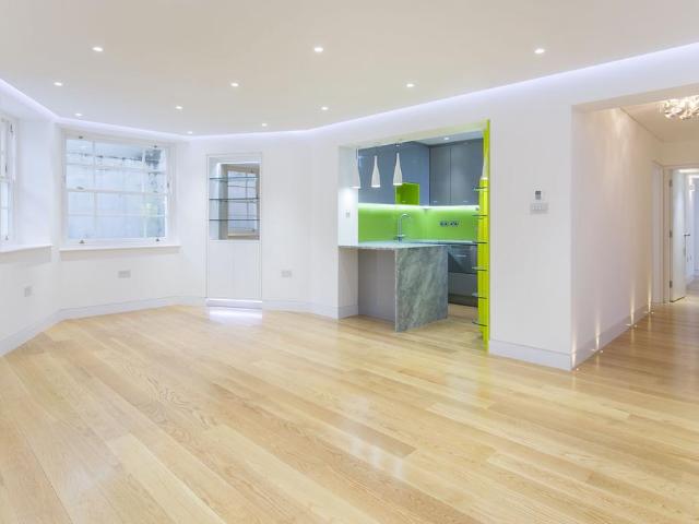 74, Kensington Park Road W11 2 bed flat to rent £3,700 pcm £854 pw