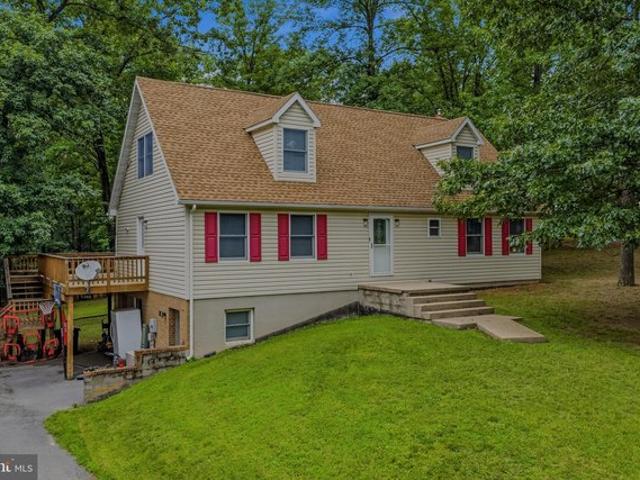 74 Key Acres Dr, Berkeley Springs, WV 25411