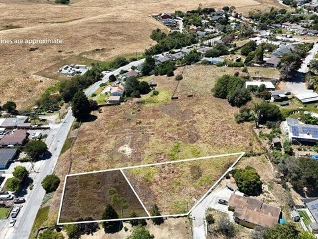 74 Las Lomas Dr, Royal Oaks, CA 95076