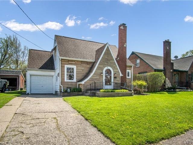 74 Linwood Ave, Tonawanda, NY 14150