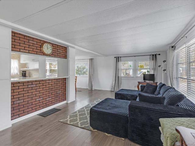 74 Maple St