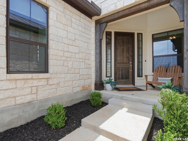 74 Monarca Blvd