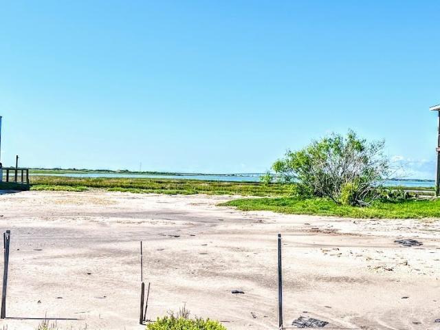 74 Newcomb Bend Loop, Rockport, TX 78382 | MLS #472982 | Compass