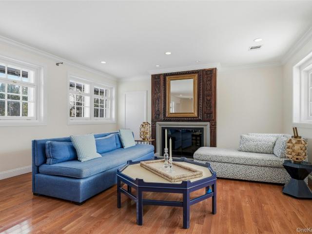74 Peacock Lane