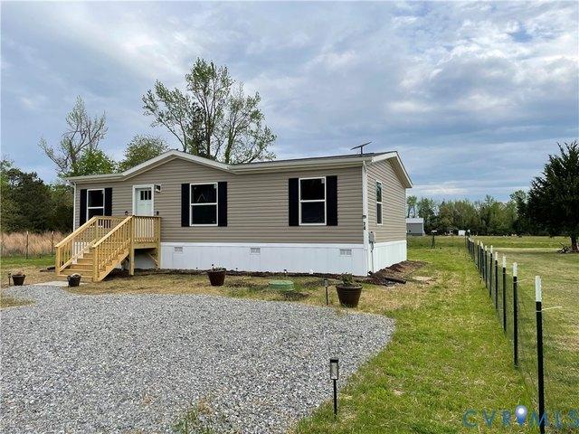 74 Russels Run, Hague, VA 22469