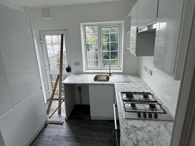 74 Sandhurst Drive, London, IG3 9DD, United Kingdom | 4 bed duplex for rent #134709851 | Rentberry