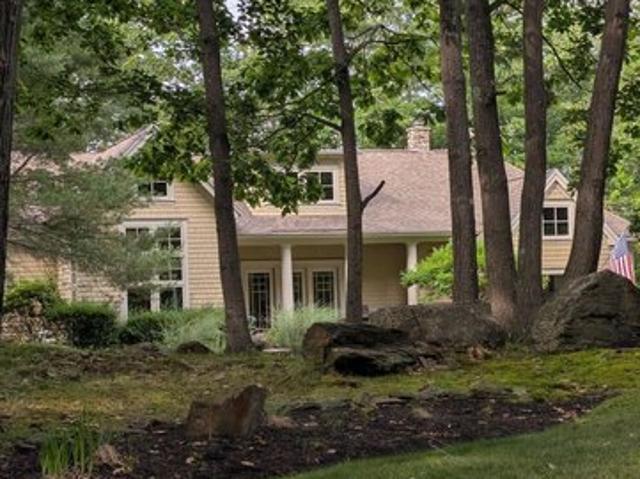 74 Seal Cove Ln, Cape Elizabeth, ME 04107