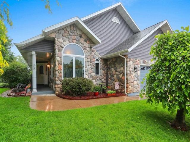 74 Shore Dr, Clintonville, WI 54929