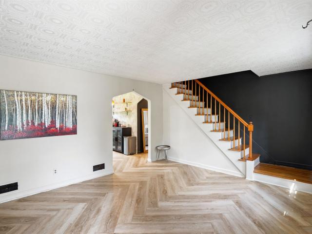 74 Starmond Ave