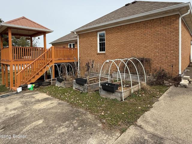74 Stephanie Ave