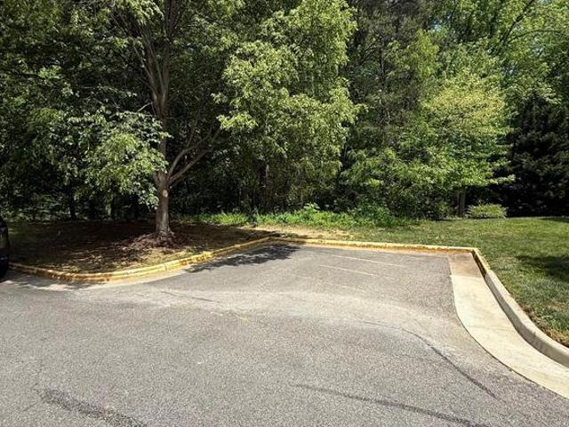 7504 Lamoyne Court