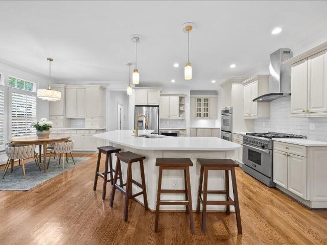 7505 Mossy Glen Court