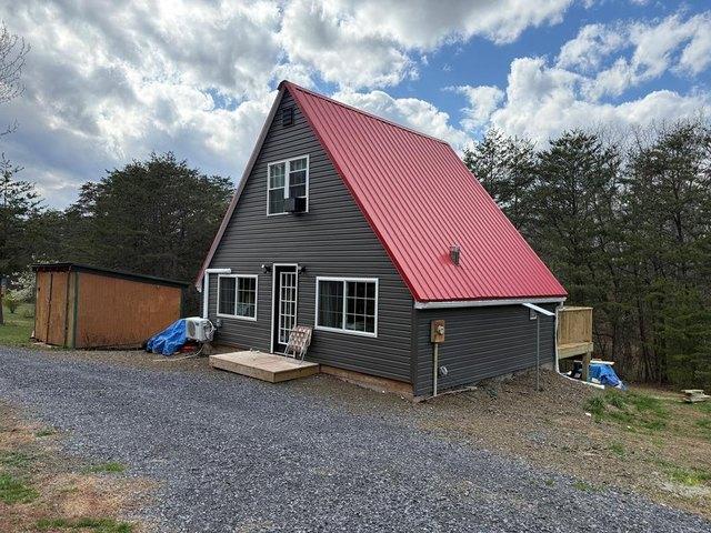 7505 Mountain View Dr, Three Springs, PA 17264
