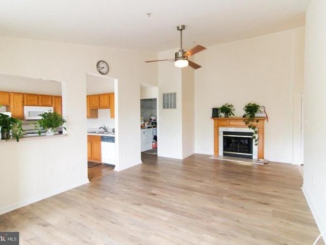 7505 Calderon Ct Unit 213, Alexandria, VA 22306
