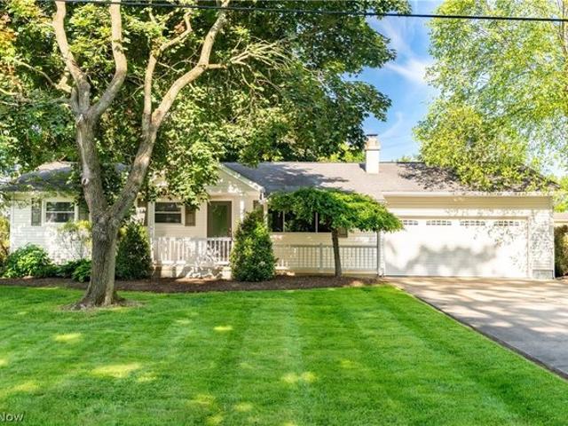 7505 Ivydale Ave NW, North Canton, OH 44720