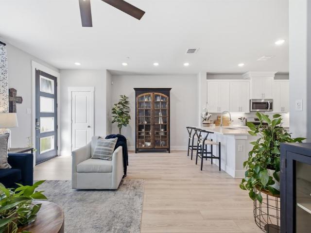 7505 Reis Lane