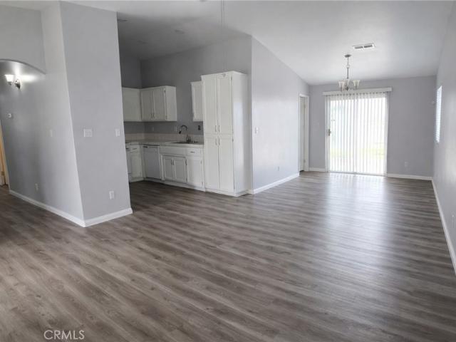 7507 Cross Glade