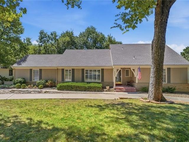 7507 W 101st Ter, Overland Park, KS 66212