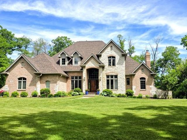 7508 Forest Oak Dr, Mchenry, IL 60050