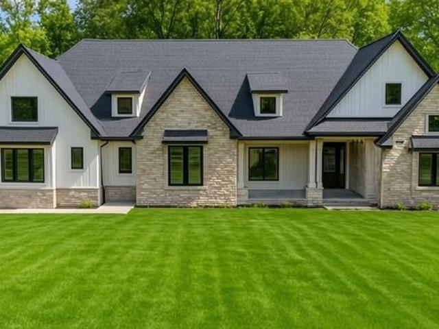 7509 Maple Ridge Dr, Independence, MI 48346