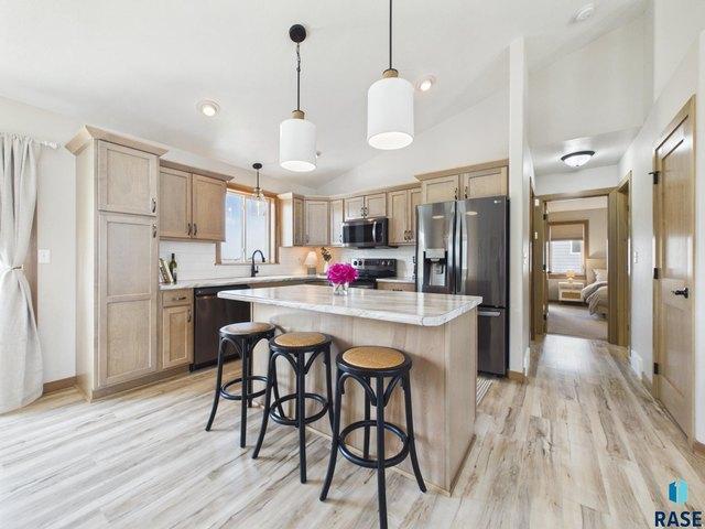 7509 E 49th St, Sioux Falls, SD 57110