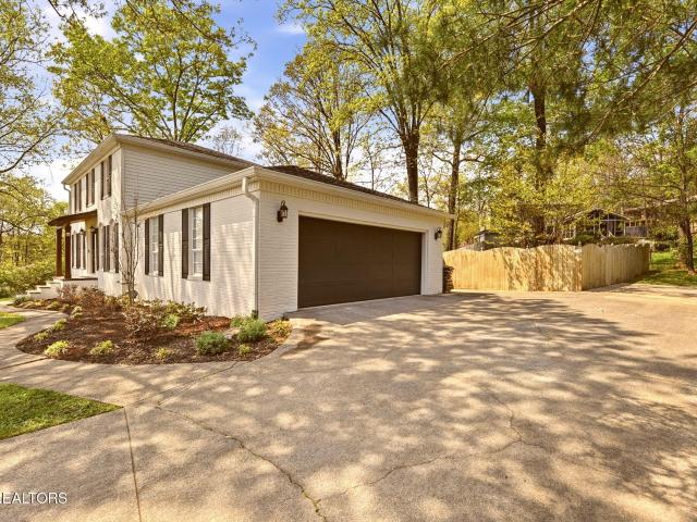 7509 Seekirk Lane