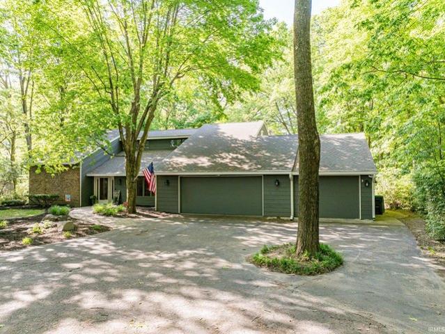 7509 W River Rd, Yorktown, IN 47396