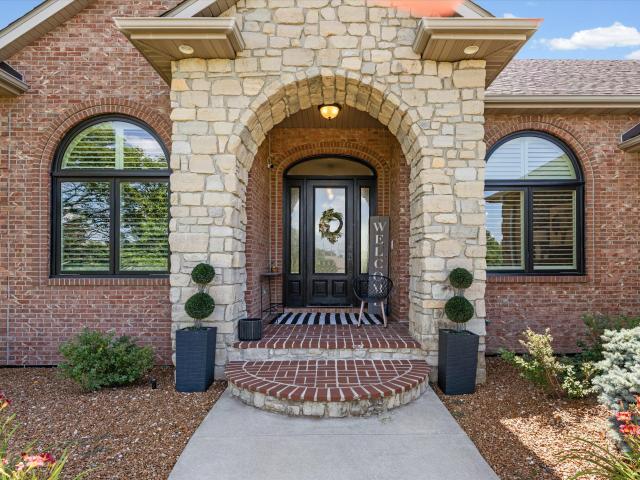 7500 n fall creek dr