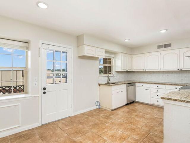 7500 Callaghan, Unit APT 232