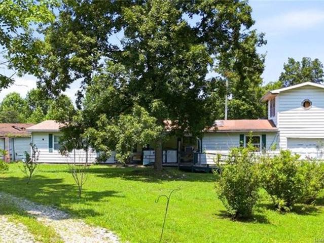 7500 E Craydon Ln, Milltown, IN 47145