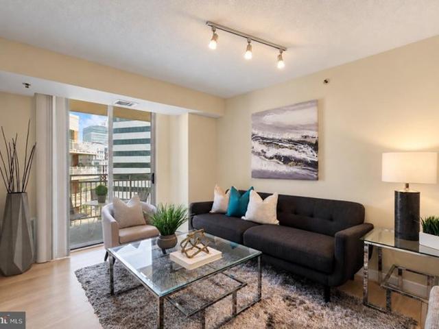 7500 Woodmont Ave Unit S909, Bethesda, MD 20814