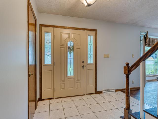 7501 Meadowview Drive
