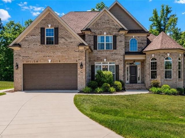 7501 Monty Dr, Kernersville, NC 27284