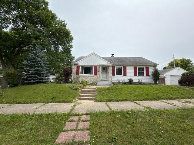 7501 W Vienna Ct, Milwaukee, WI 53216