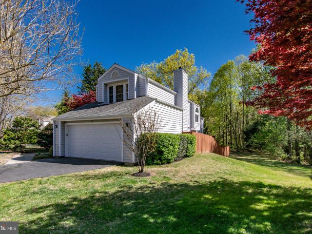 7502 Cross Gate Ln, Alexandria, VA 22315 | Compass